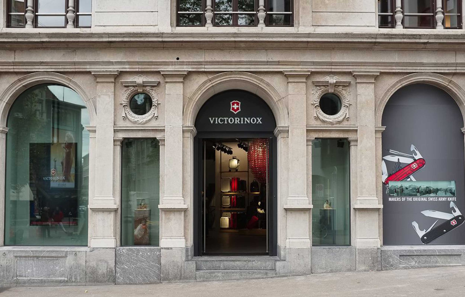 Victorinox - Victorinox Flagship Store Zurich - MACH Architecture